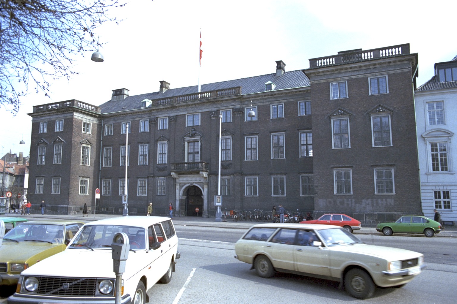 F. Íslendingaslóðir - Jónas Kristjánsson